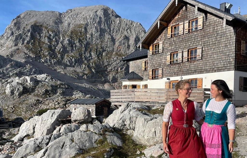 Natalie Breitmoser aus Meihern erzählt von ihrer Arbeit auf einer Hütte ...