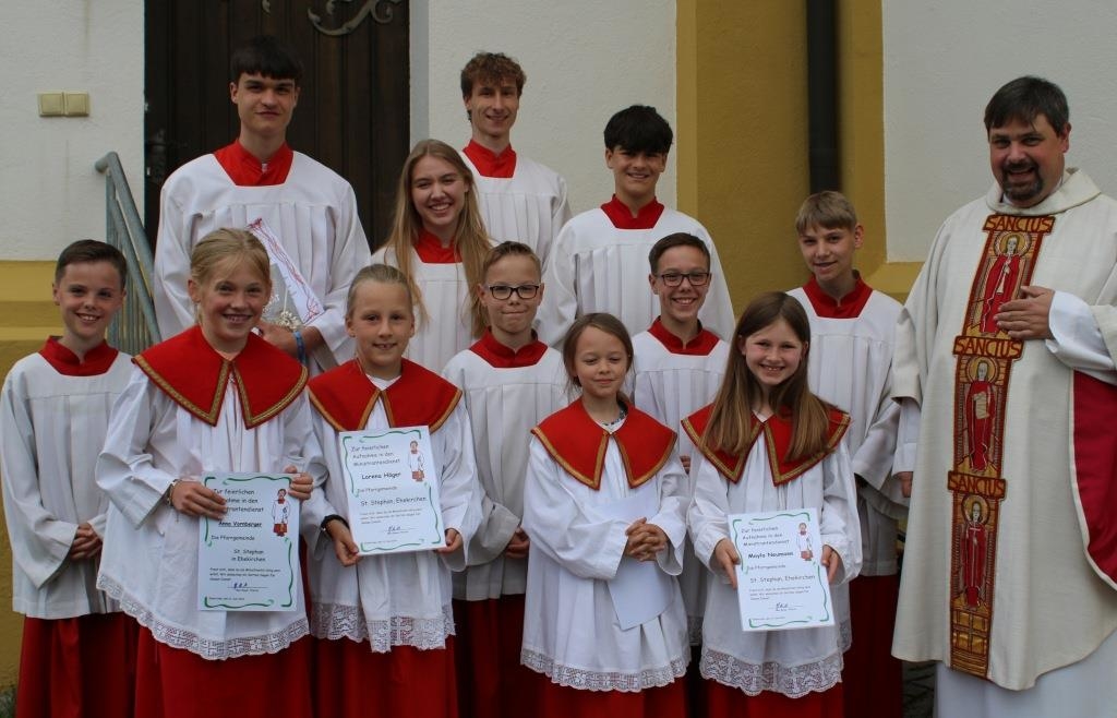 Fünf neue Ministrantinnen in Ehekirchen
