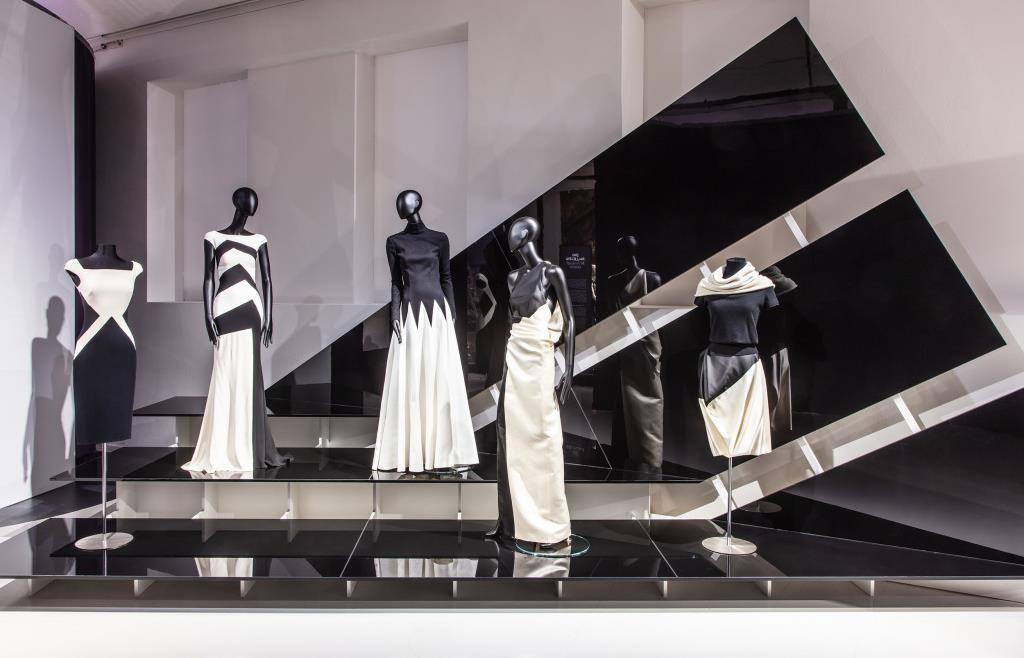 Haute Couture im Augsburger tim: „Celebrating Fashion. Talbot Runhof in ...