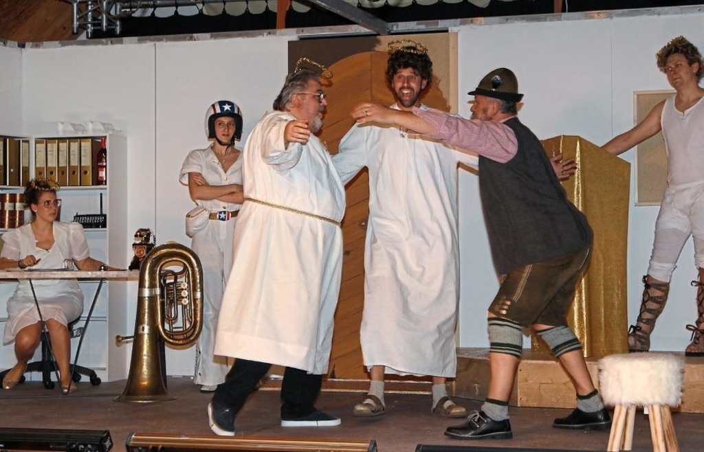 Kolpingsfamilie Vohburg probt für „Wo geht’s denn do zum Himmi“