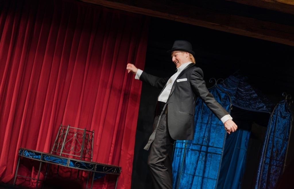 Die Junge Oper Neuburg spielt die „Lustige Witwe“ von Franz Léhar