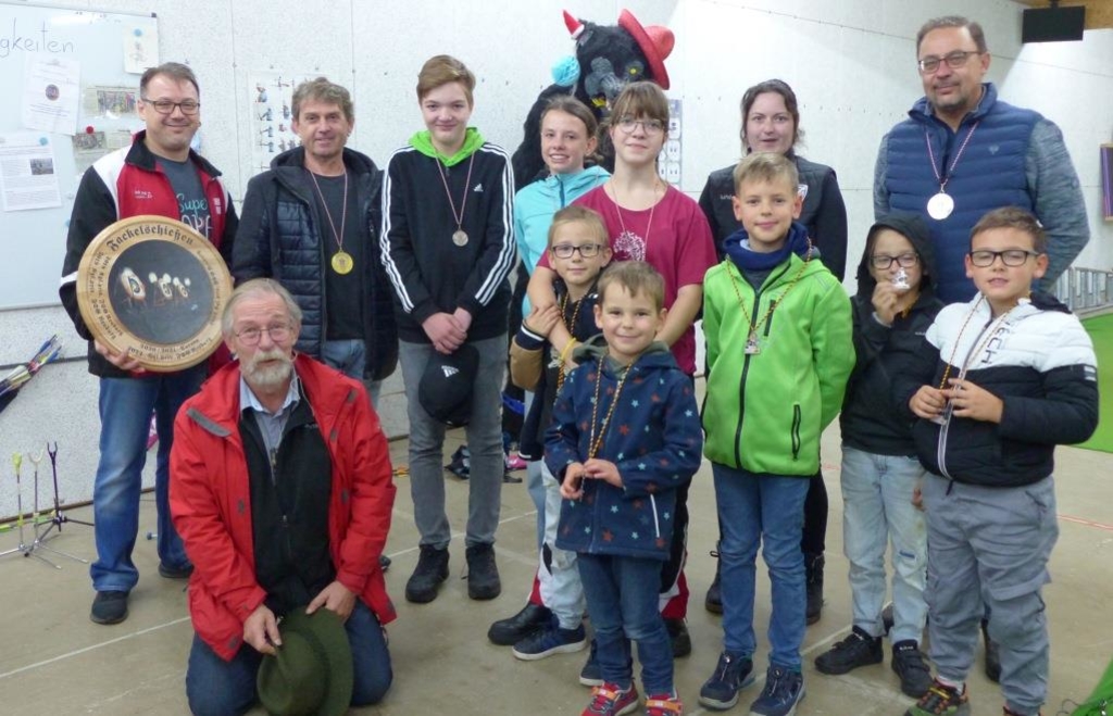 FSG Neuburg: Freiluftsaison der Bogenschützen traditionell mit ...