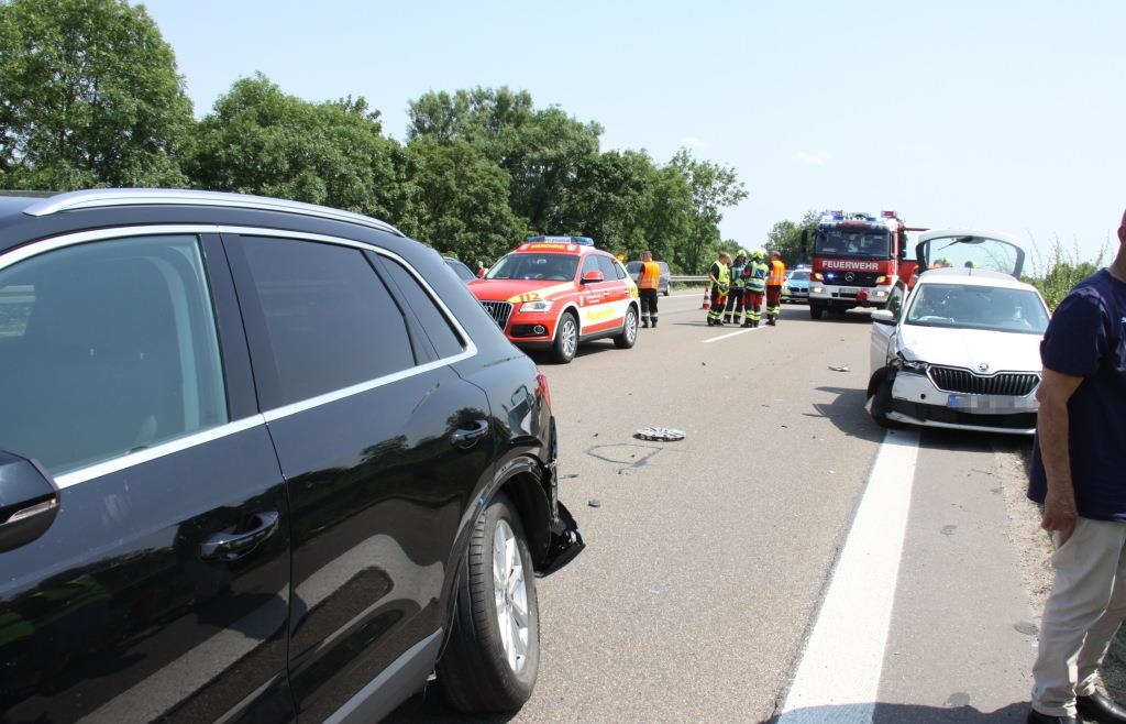 Unfall auf A9 führt zu kilometerlangem Stau Richtung Nürnberg