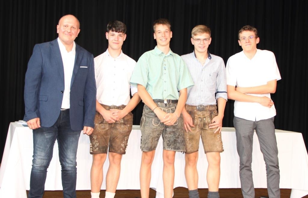 Feierliche Entlassfeier an der Franz-von-Lenbach-Realschule