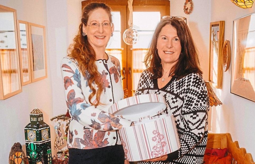 Pastellbilder von Shoshanna Ahart bei Weihnachtsverlosung des ... Pastellbilder von Shoshanna Ahart bei Weihnachtsverlosung des ...