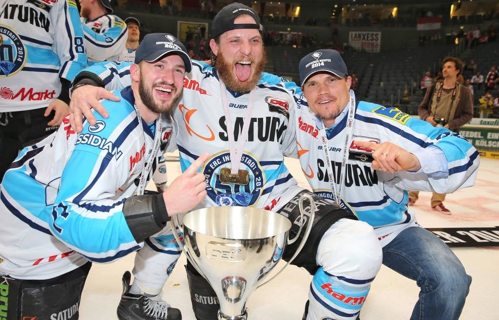 Letzte Exemplare der ERC-Meisterbücher gegen Spende erhältlich