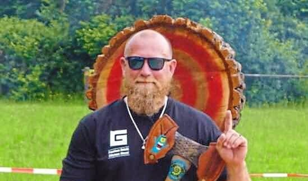 Die Altmühltaler Axtwerfer räumen beim Asgard Cup kräftig ab