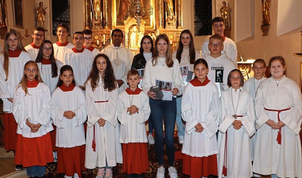 Neuaufnahme und Verabschiedung von Messdienern in Pondorf und Schamhaupten