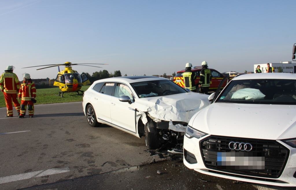Kollision auf der B13: Frau nach Verkehrsunfall bei Eitensheim schwer verletzt