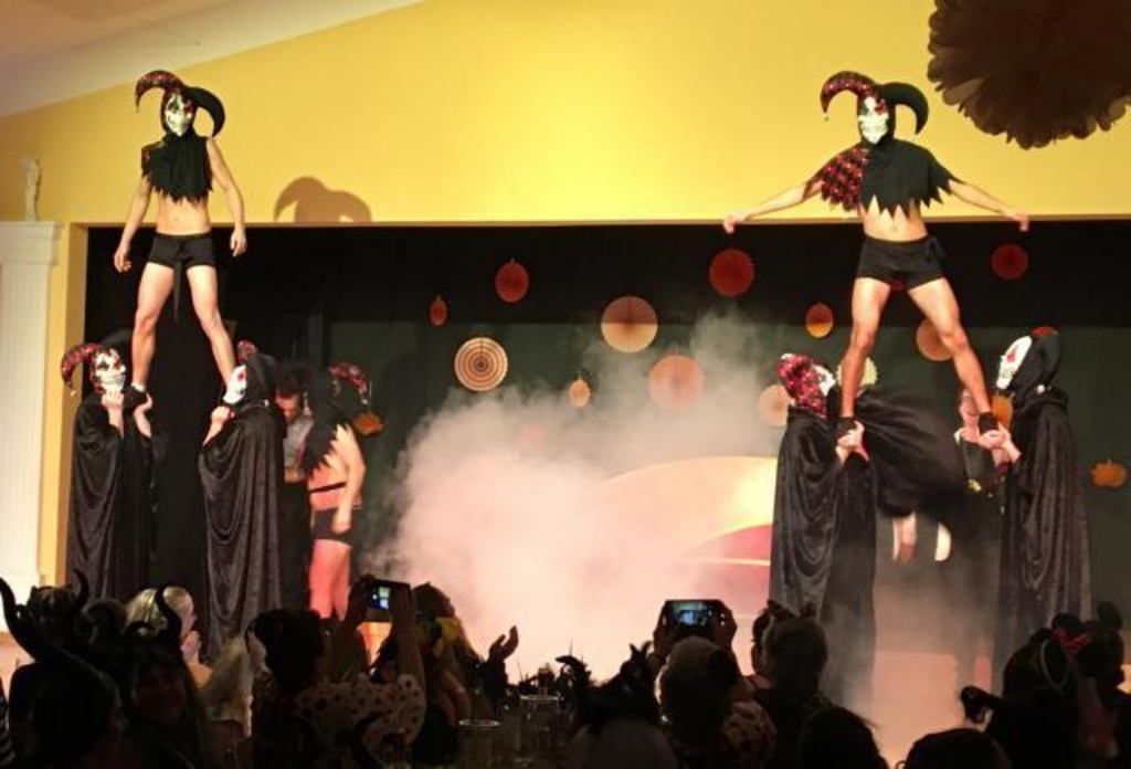 Halle fest in Frauenhand