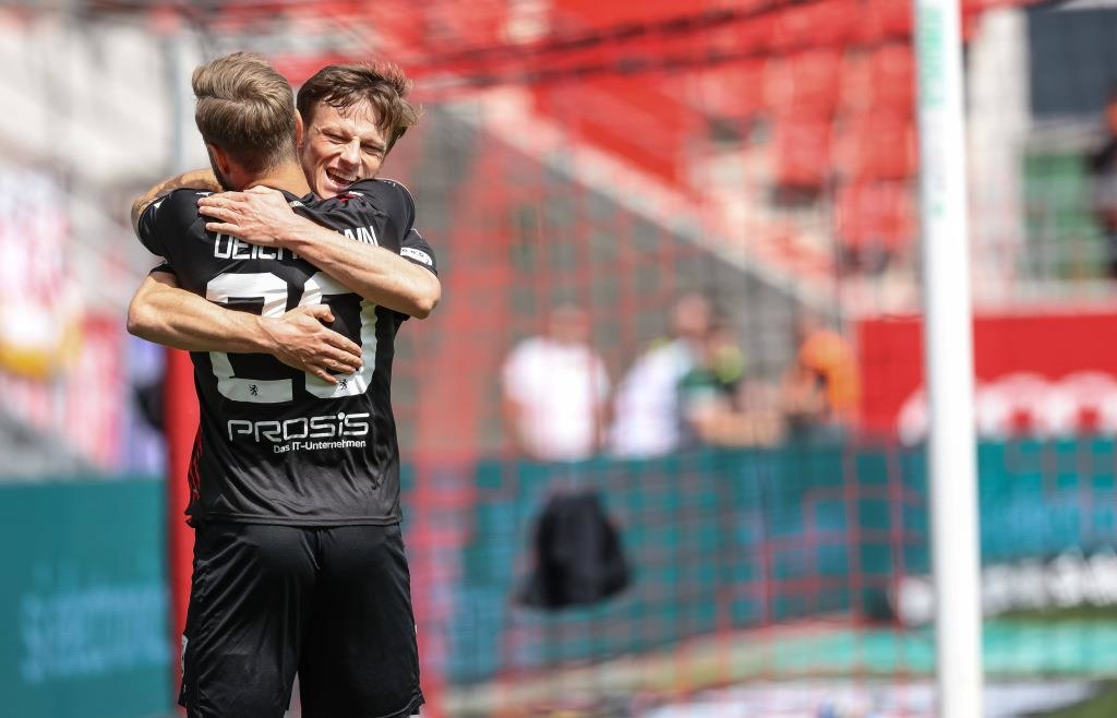 Sabrina Wittmann feiert ersten Sieg als FCI-Cheftrainerin mit ...