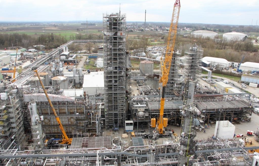 Tausende arbeiten, obwohl die Bayernoil-Raffinerie in Vohburg still steht