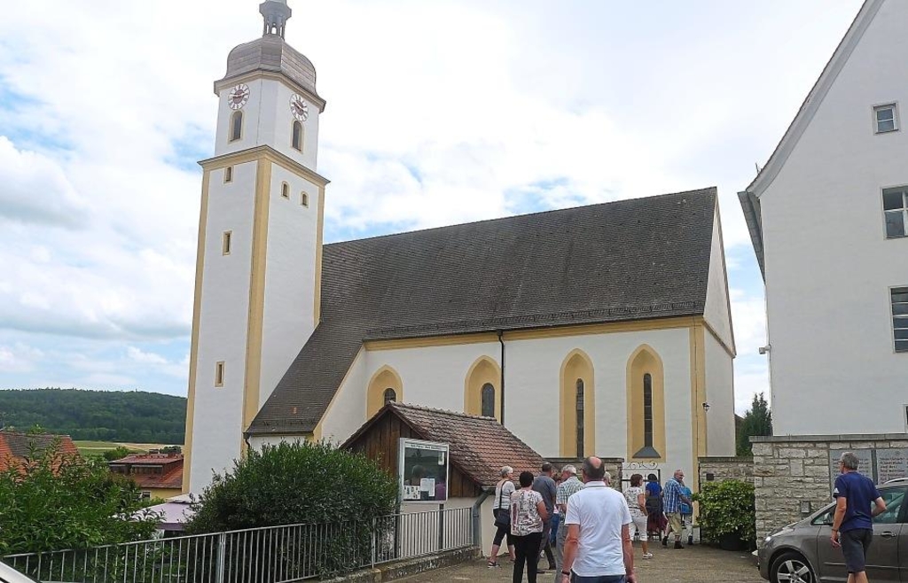 Drei Kirchen im südlichen Landkreis Roth nach der Aufnahme Mariens in ...