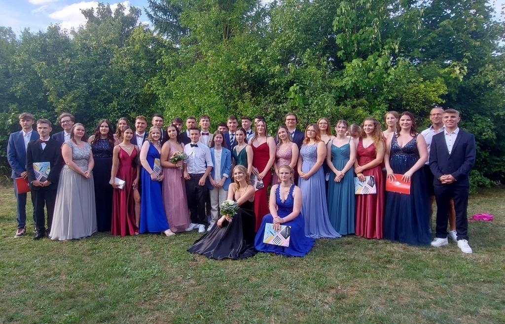 36 Absolventen werden in feierlichem Rahmen von der Ignaz-Günther ...