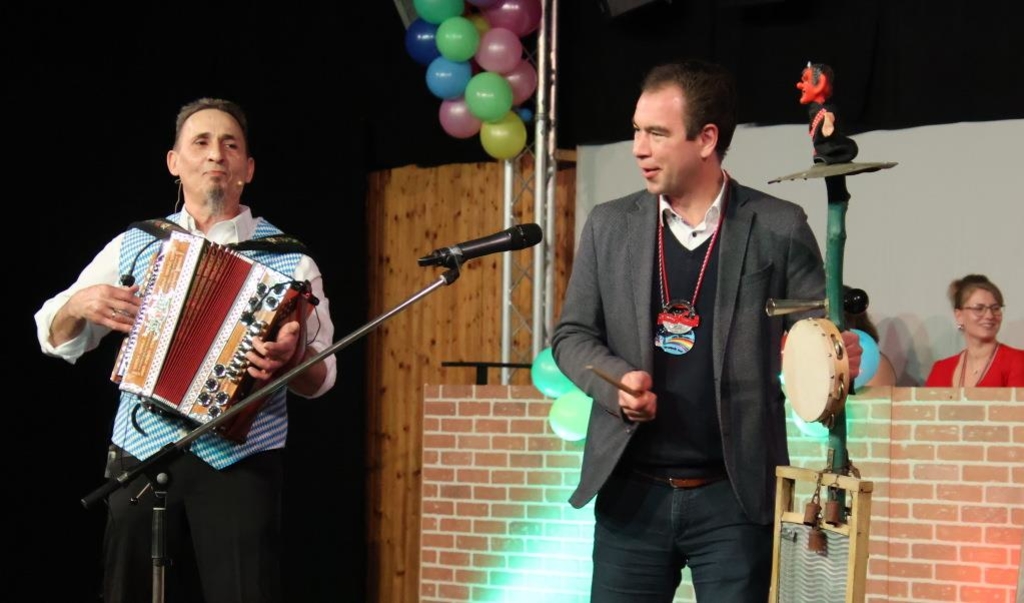 Fasching in Rennertshofen: Prächtige Prunksitzung bei Fidelitas 85