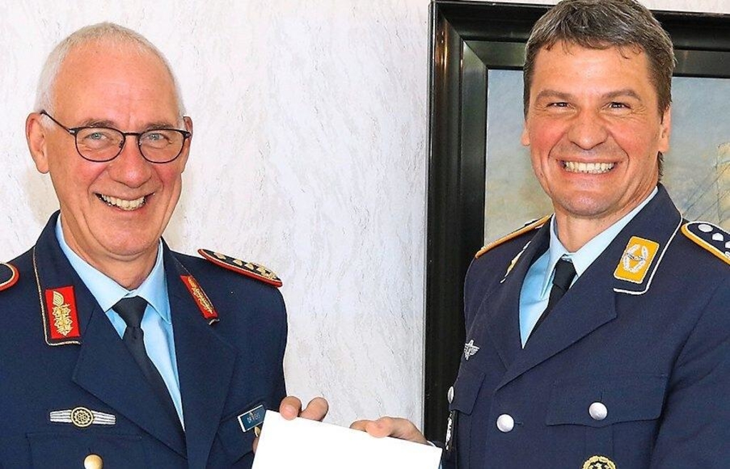 „Das Geschwader wünscht alles Gute“: Kommodore Schönhöfer zum Oberst ...