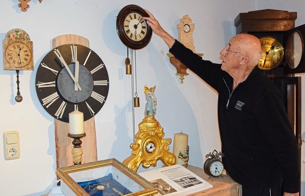 Zeitreise im Eichstätter Haus von Erwin Straßer: Auch alte Uhren können ...