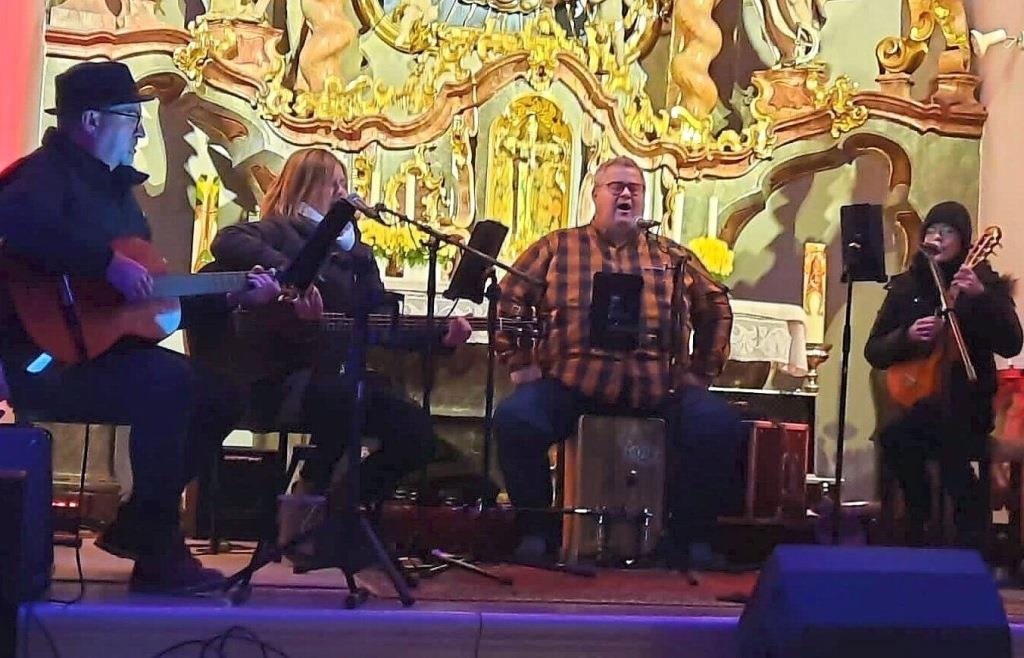 Buntes Musikprogramm mit Chören, Bands und Organisten