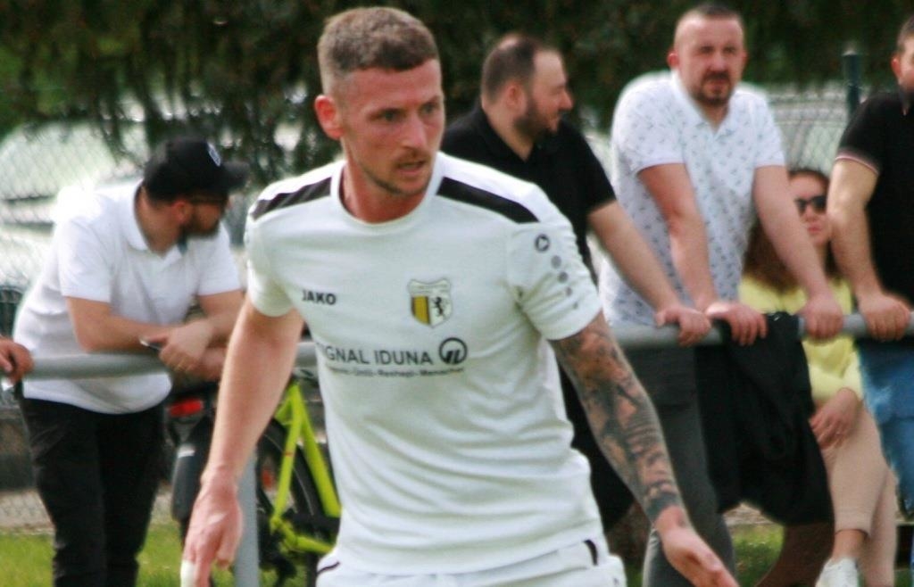 Überflieger aus Wackerstein: Meister um 40-Tore-Mann Baitz marschiert ...