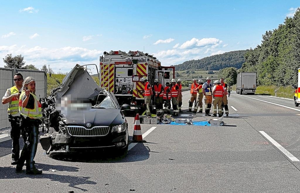 Schwerer Unfall von Mutter und Sohn: 93-Jährige stirbt auf A9 bei Greding