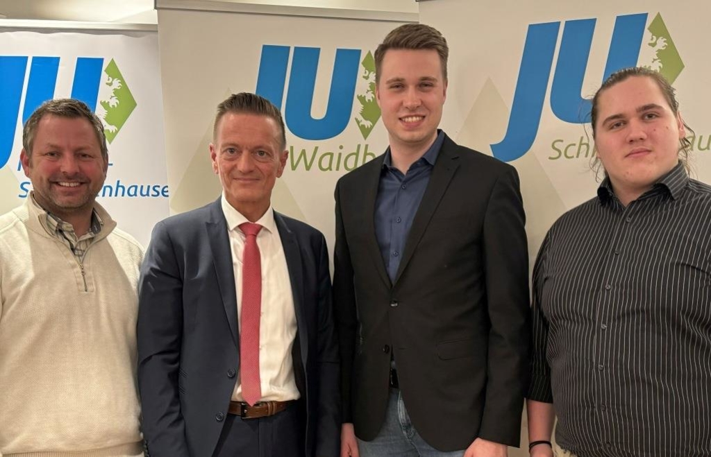 Bayerns Integrationsbeauftragter Karl Straub sprach in Schrobenhausen ...