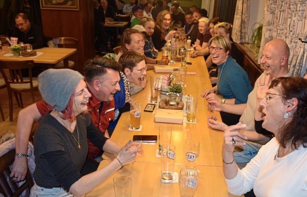 Warum Queer Pfaffenhofen im Müllerbräu Stammtisch hält