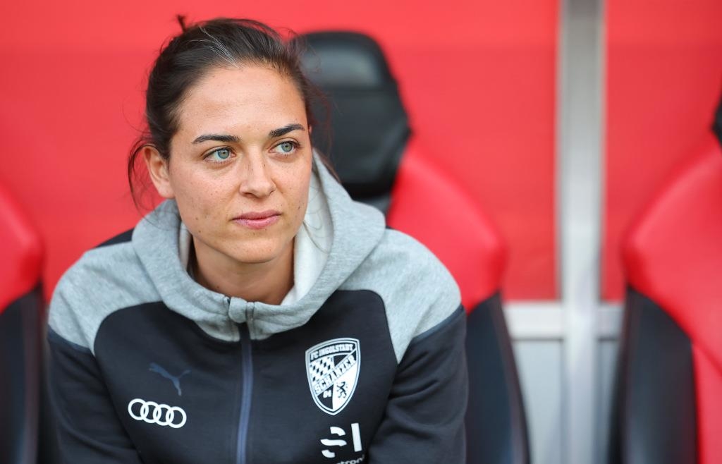 Trainerin des FCI: Wie Sabrina Wittmann mit doofen Sprüchen umgeht