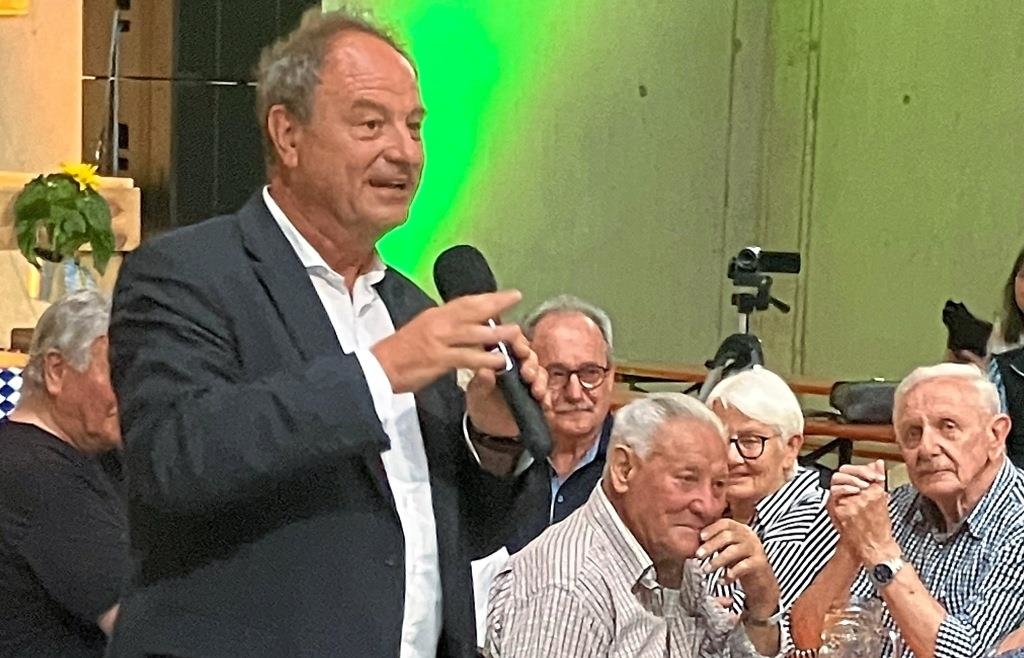 Münchens „Kultpfarrer“ Schießler zu Gast bei den Schützen in Taiting