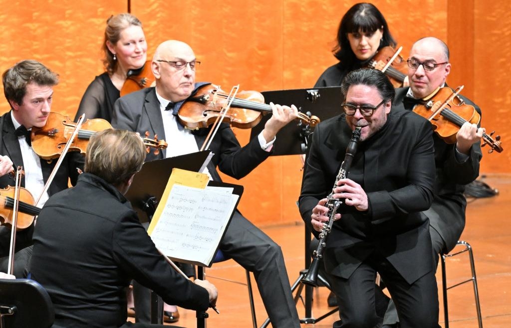 GKO-Abokonzert: Reto Bieri ist der Rattenfänger unter den Klarinettisten